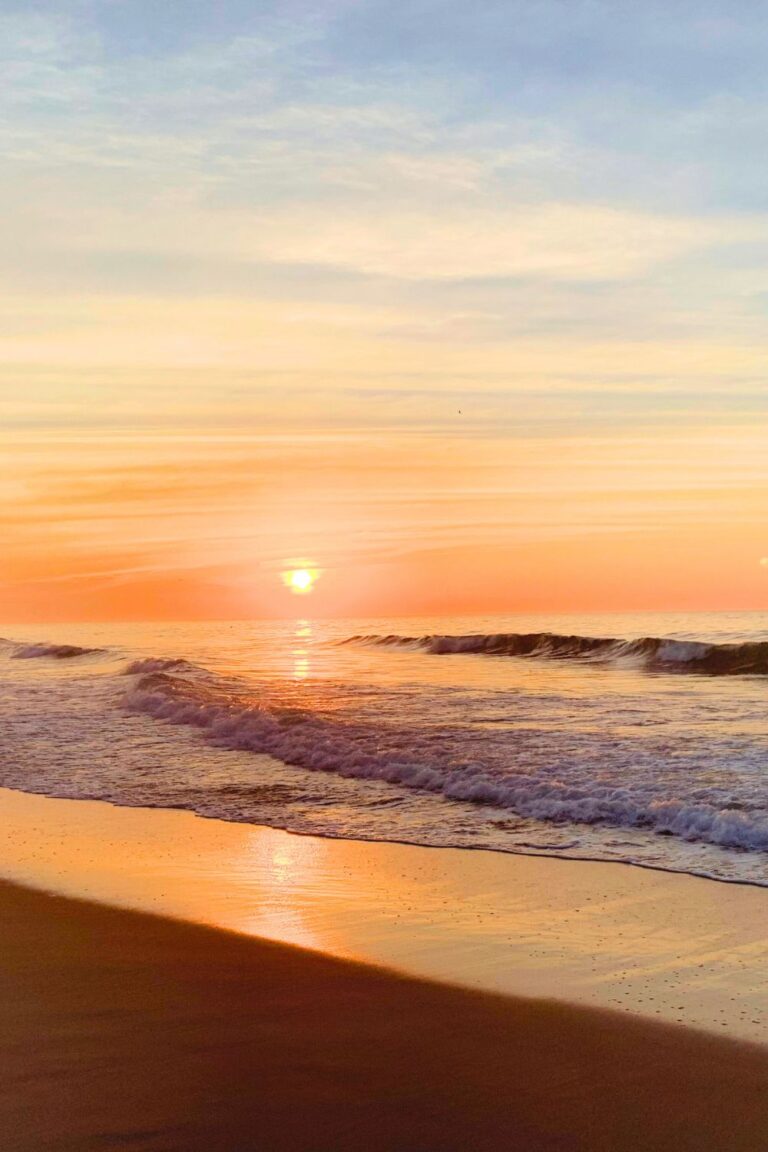 100 Fun Things to Do at the Beach for All Ages - Stars & Anchor